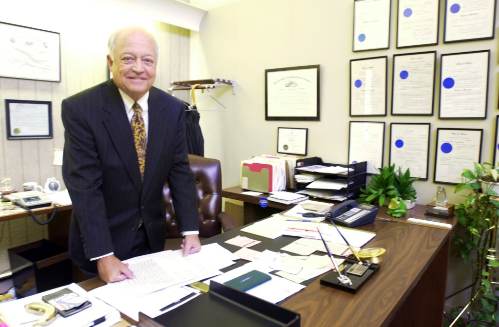 Larry Raymond, former Lewiston mayor, dies at 87