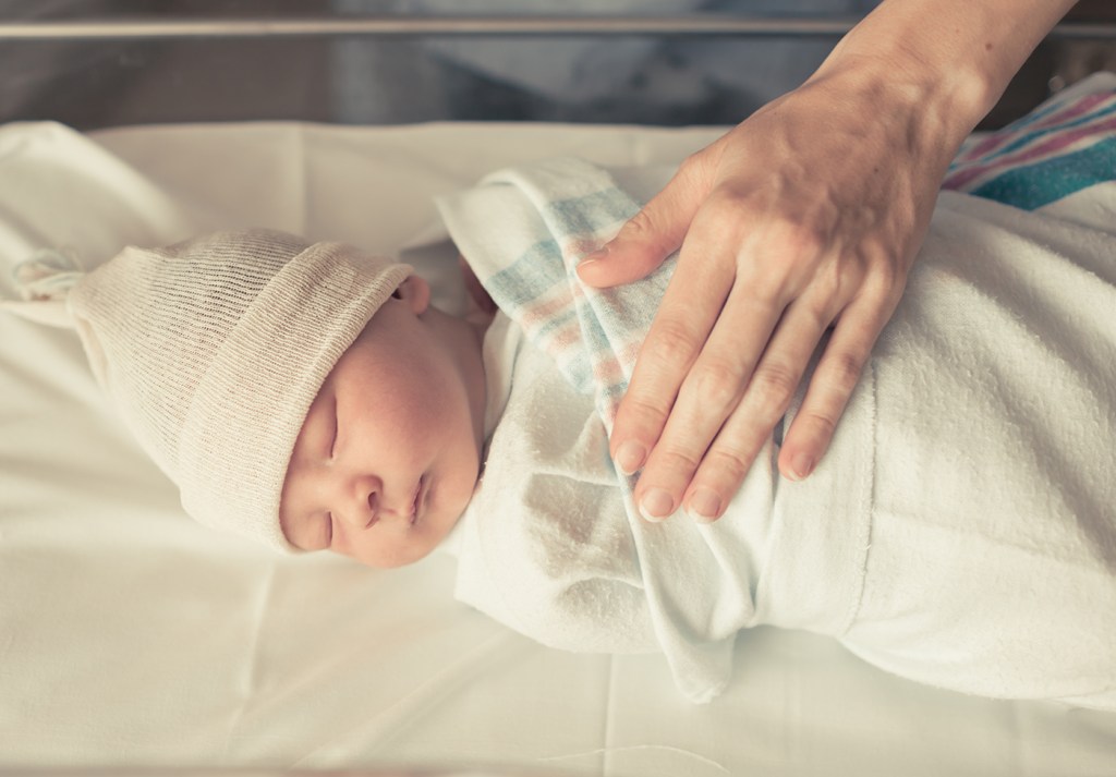 Fewer babies as U.S. birth rate fails to rebound with economy