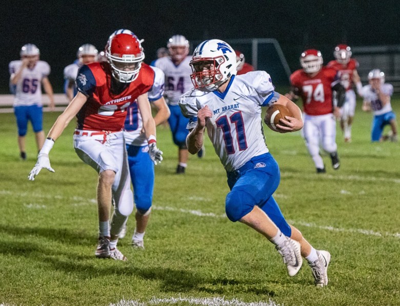 Friday’s football roundup: Windham wins with late touchdown