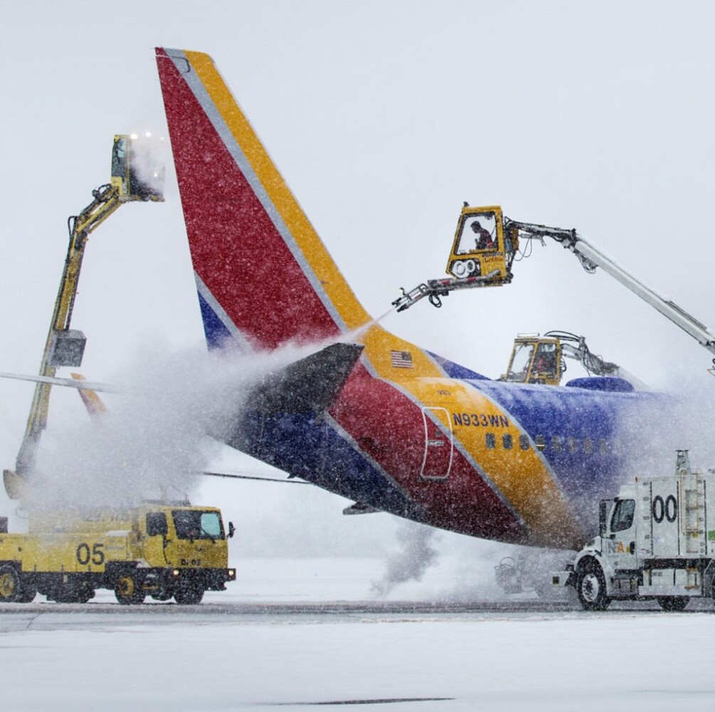De-icing truck hits Delta plane at Portland International Jetport