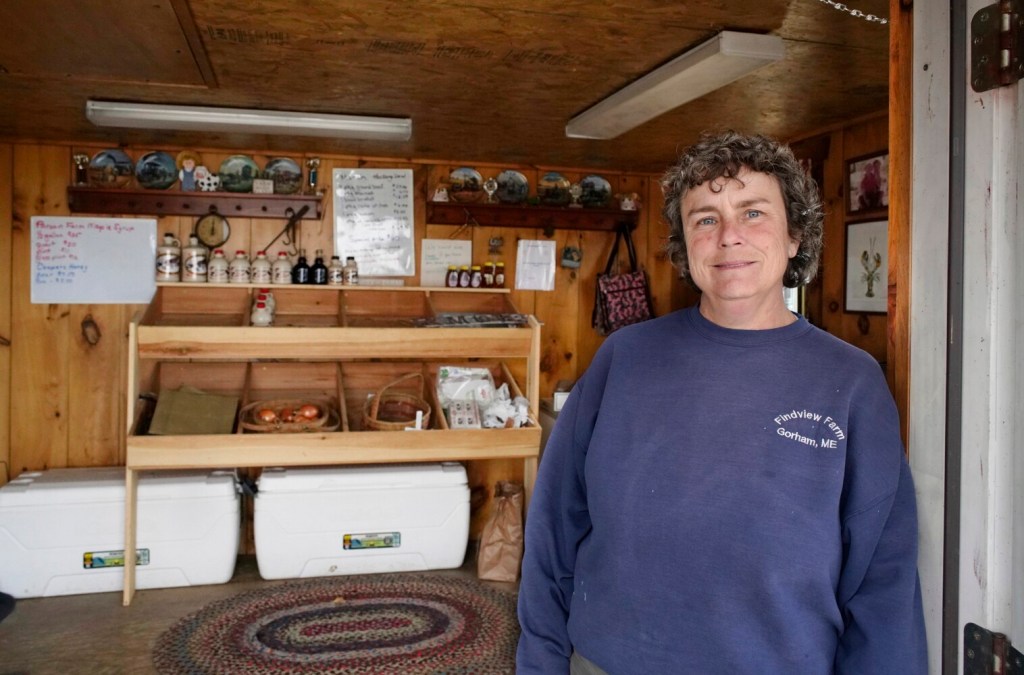 Without restaurants to buy their goods, farmers turn to consumers