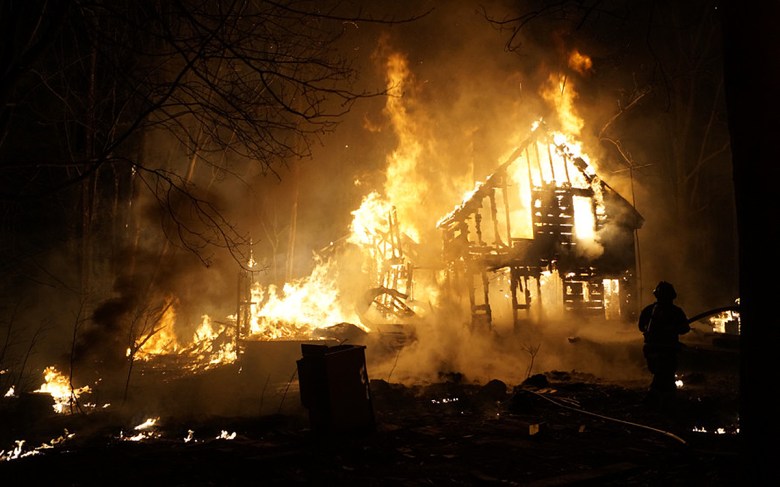 Fire destroys vacant house in Norway