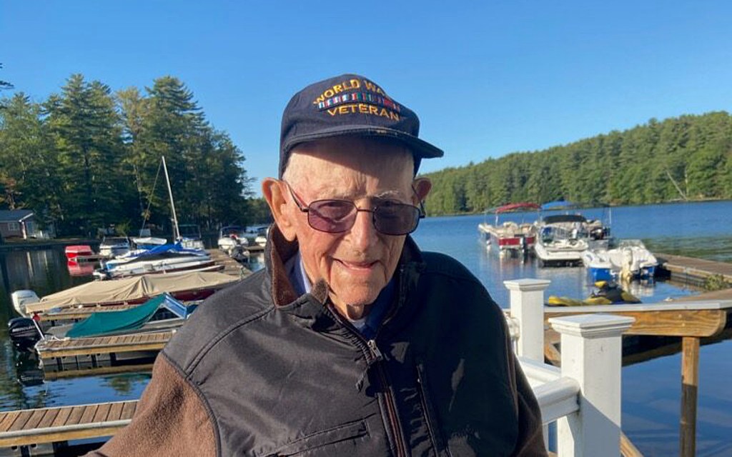 WW II bomber pilot returns to Maine, his ‘happy place’