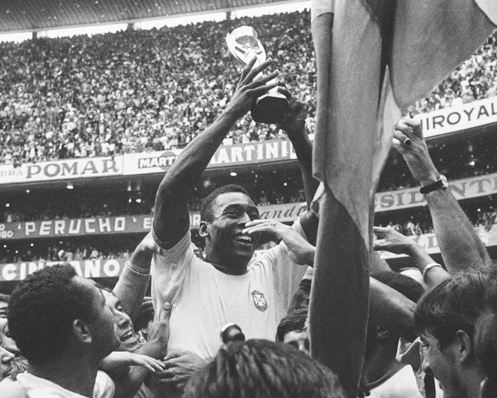 Soccer legend Pelé turns 80 on Friday, isolated at home
