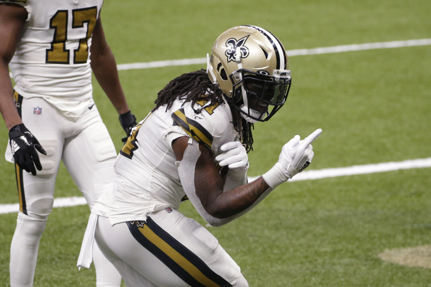 Kamara scores 6 TDs as Saints beat Vikings