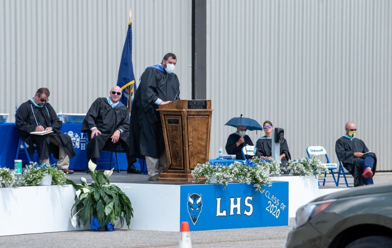 Lewiston panel reduces graduation requirements for this year’s seniors