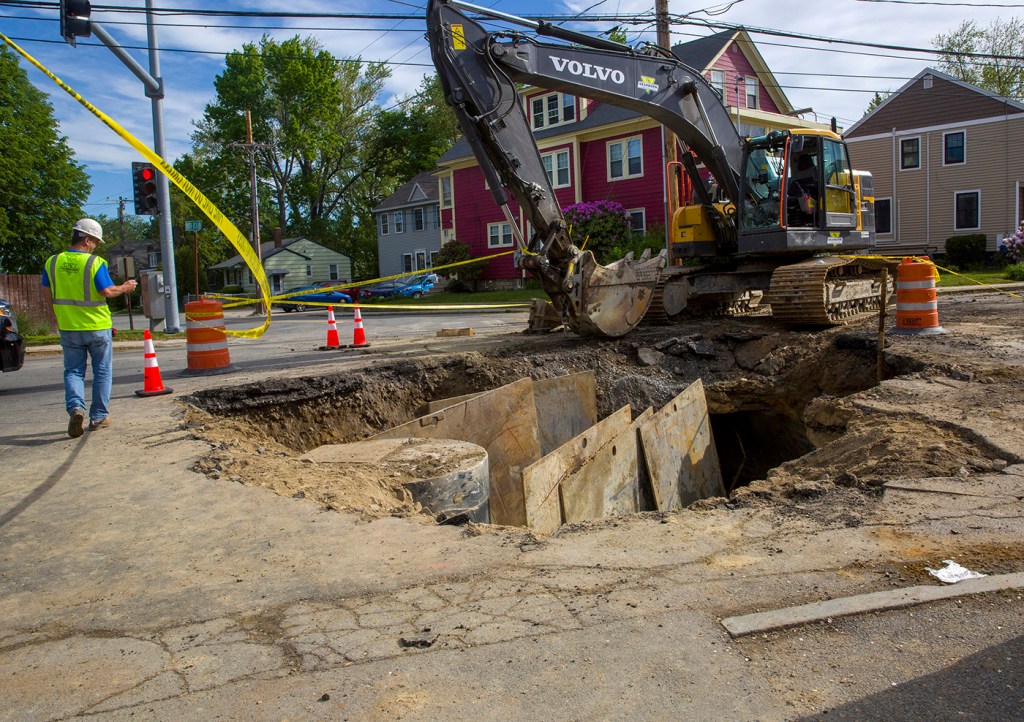 Construction worker injured in trench collapse in South Portland