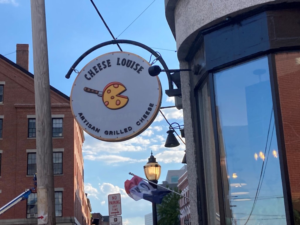 Eat & Run: Grilled cheese sandwiches come with a side of good service ...