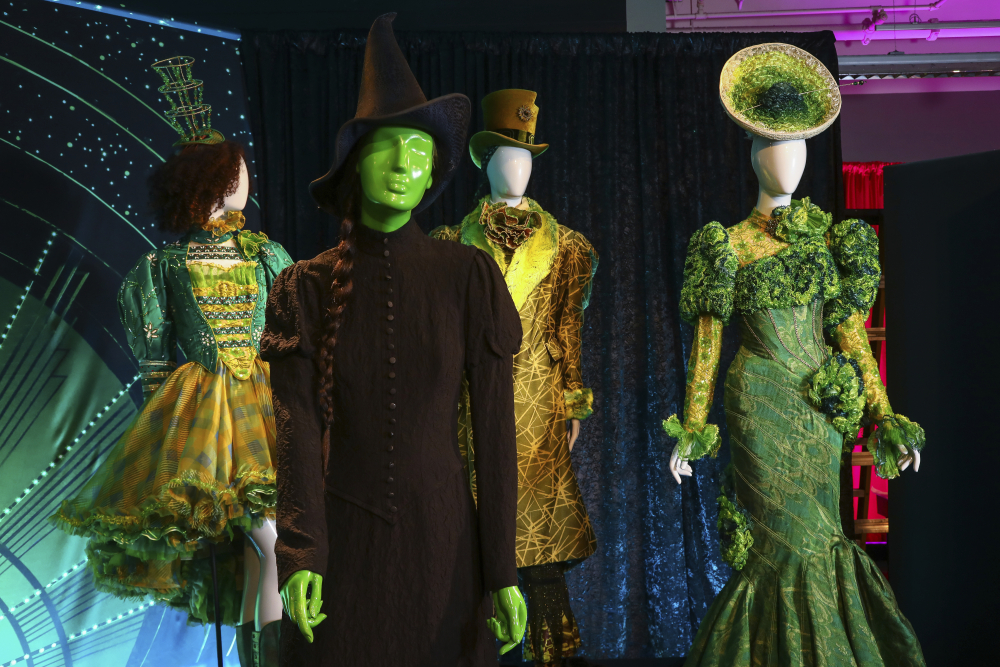 Broadway, Hollywood costumes go on exhibit in heart of New York City