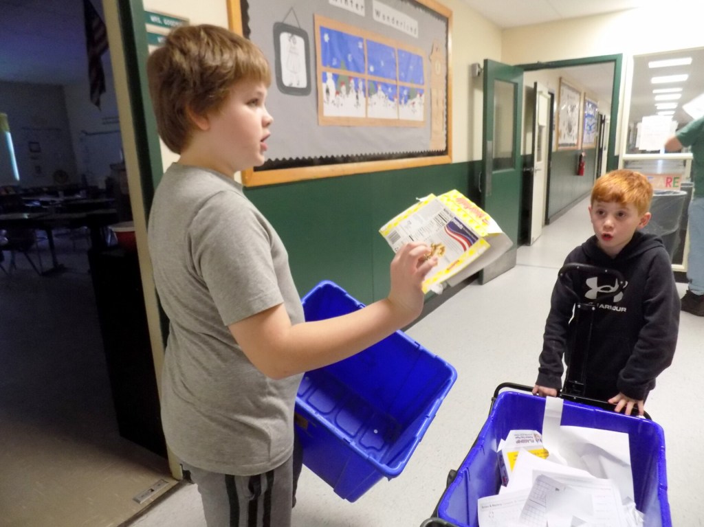 Elementary school students promote recycling