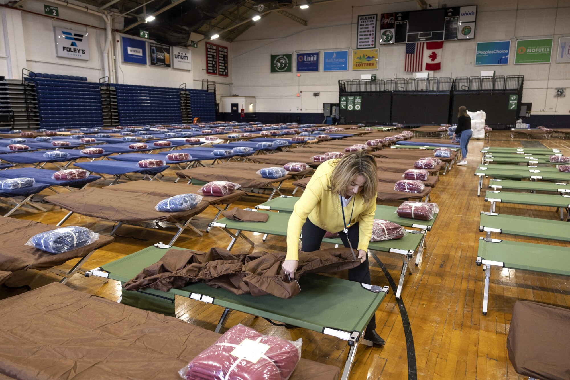 Asylum seekers arrive at Portland Expo - Press Herald