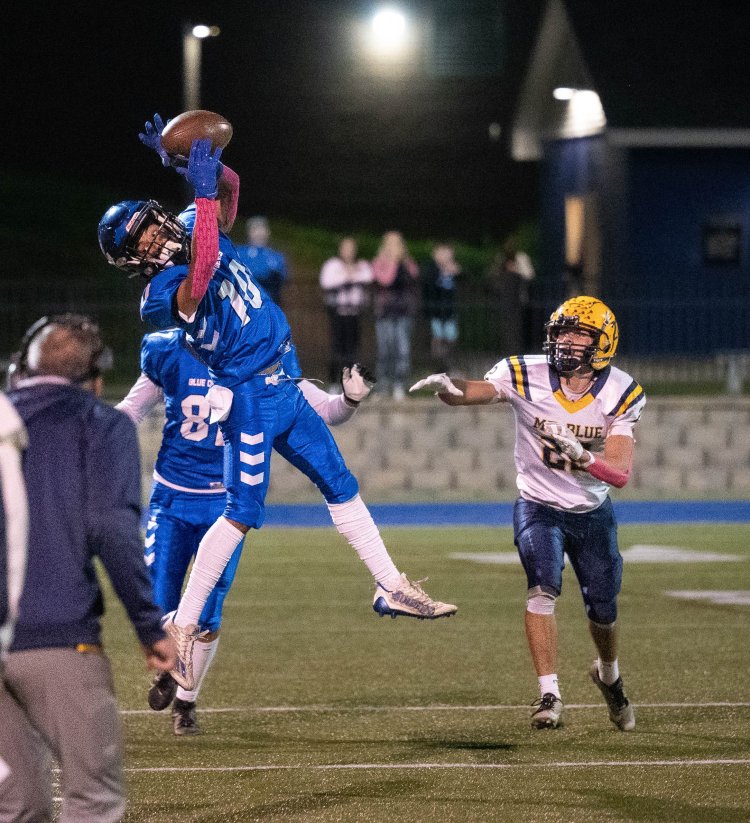 Football: Lewiston powers past Mt. Blue