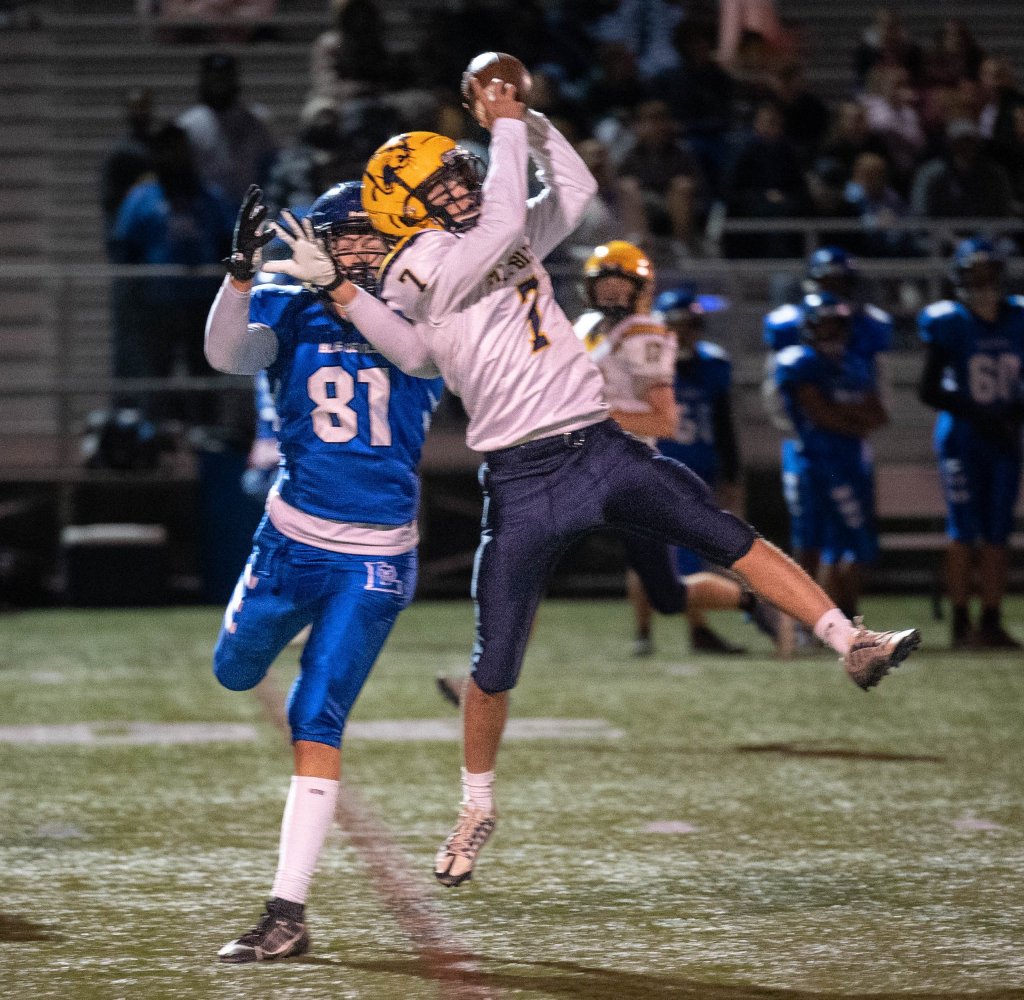 Football: Lewiston powers past Mt. Blue