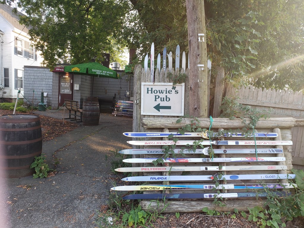 Bar Guide: Howie’s Pub is a friendly spot with inexpensive drinks and ...
