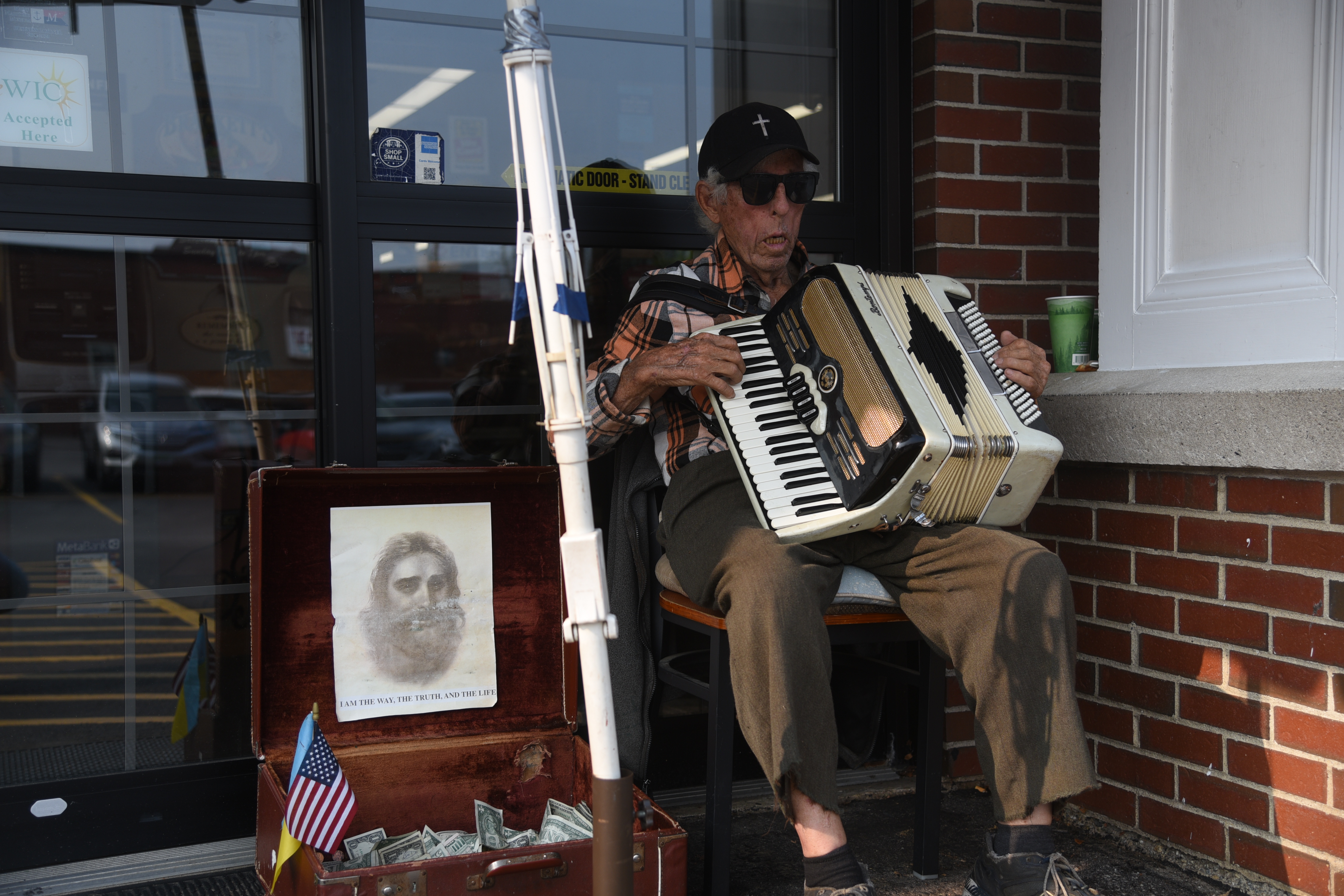 Bath busker brings a taste of the oldies