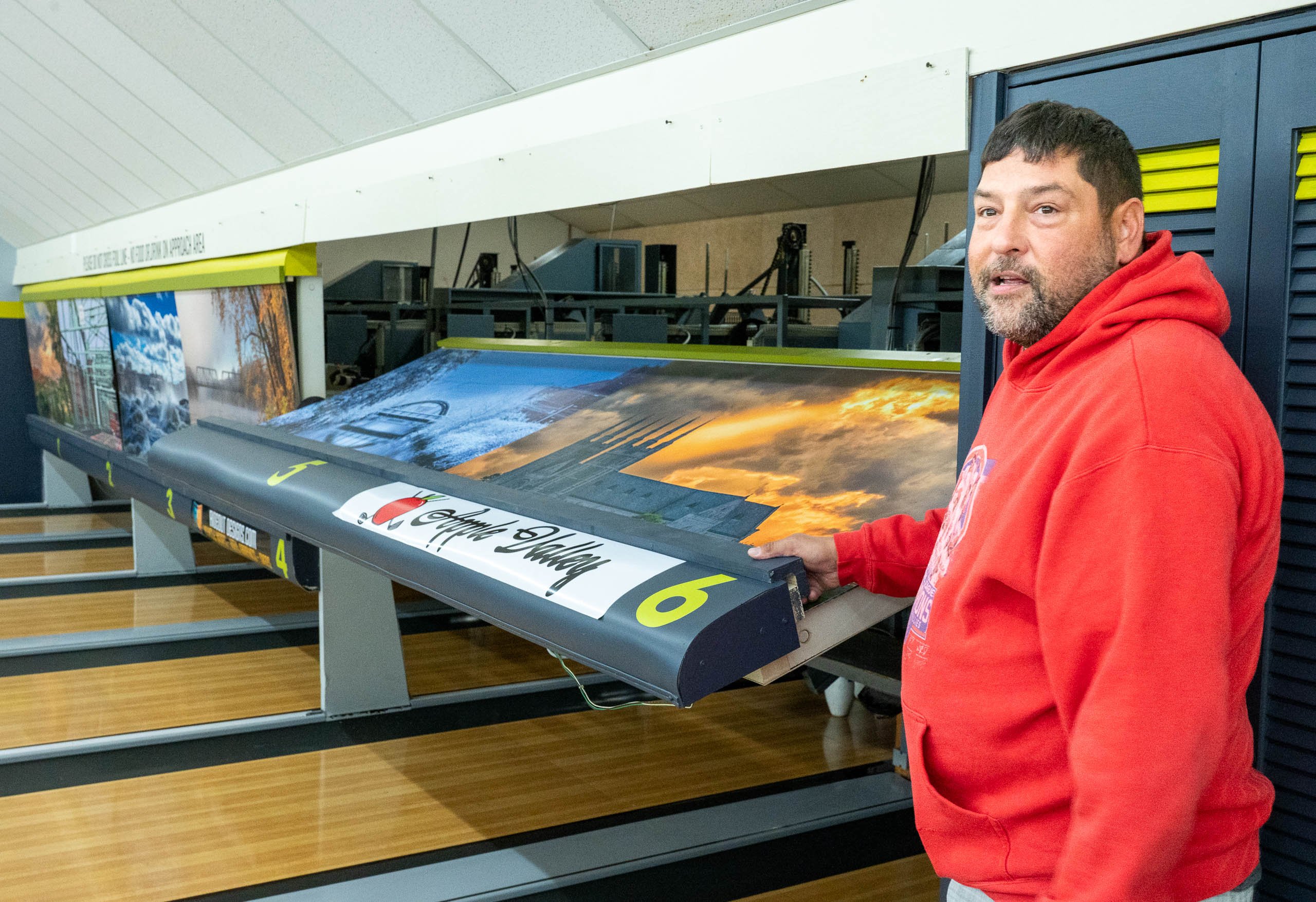 Panolam panels display Lewiston scenes for Just-In-Time Recreation