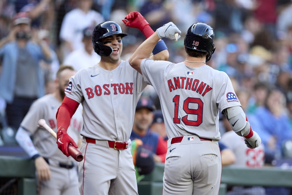 Red Sox blank Mariners 2-0