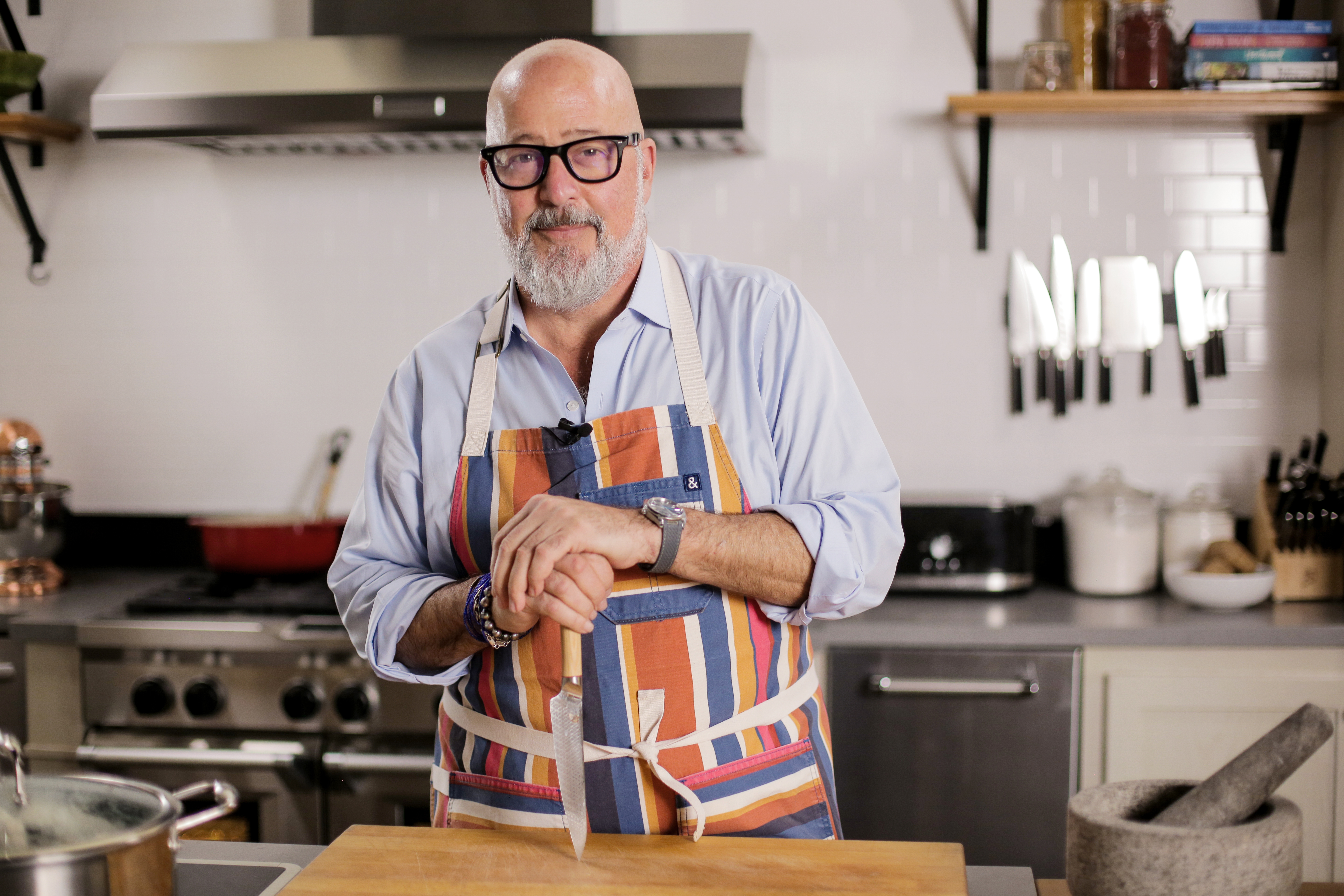 Andrew Zimmern makes an impromptu food crawl through Portland