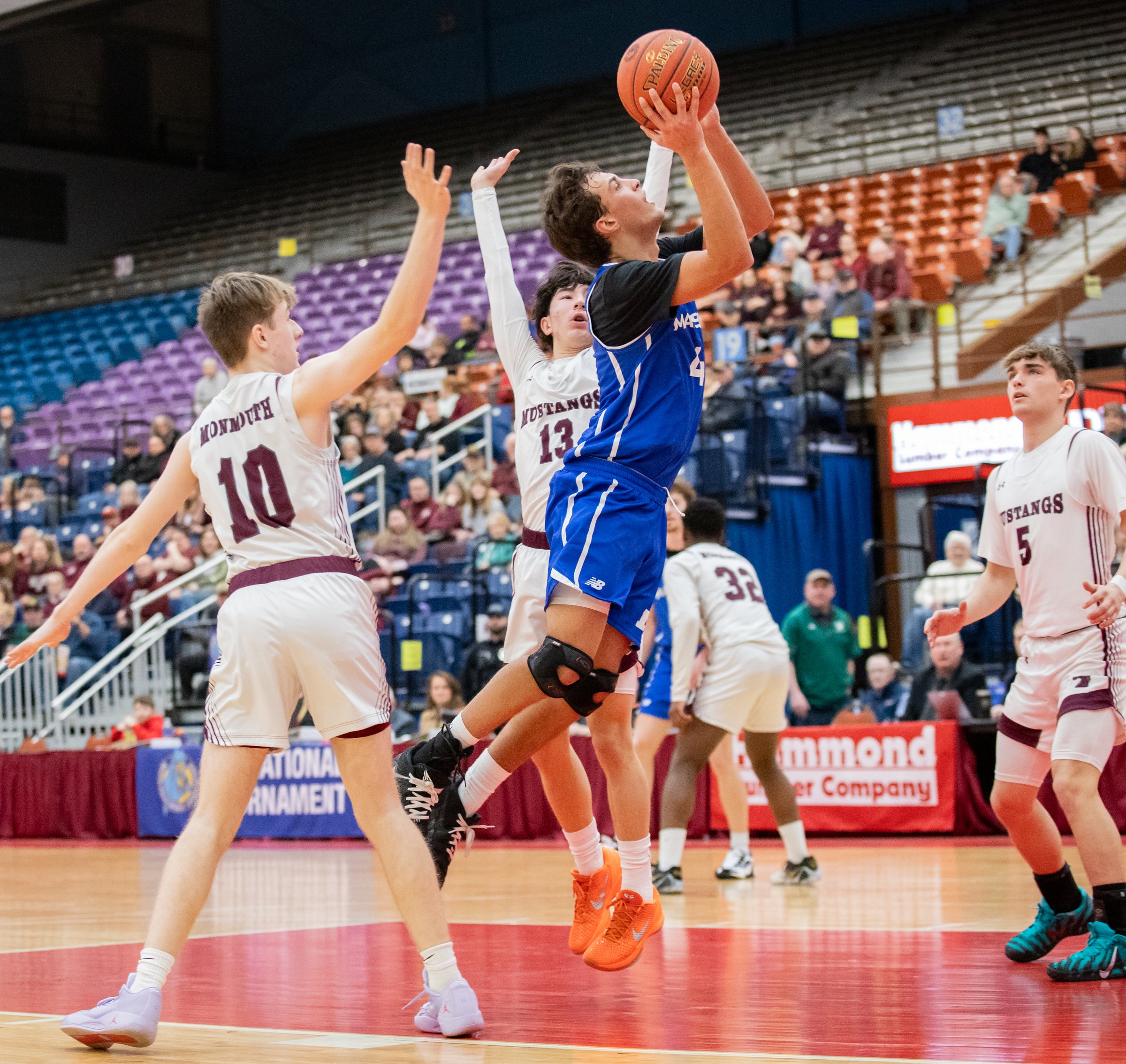 Our favorite photos from Wednesday’s high school basketball semifinals