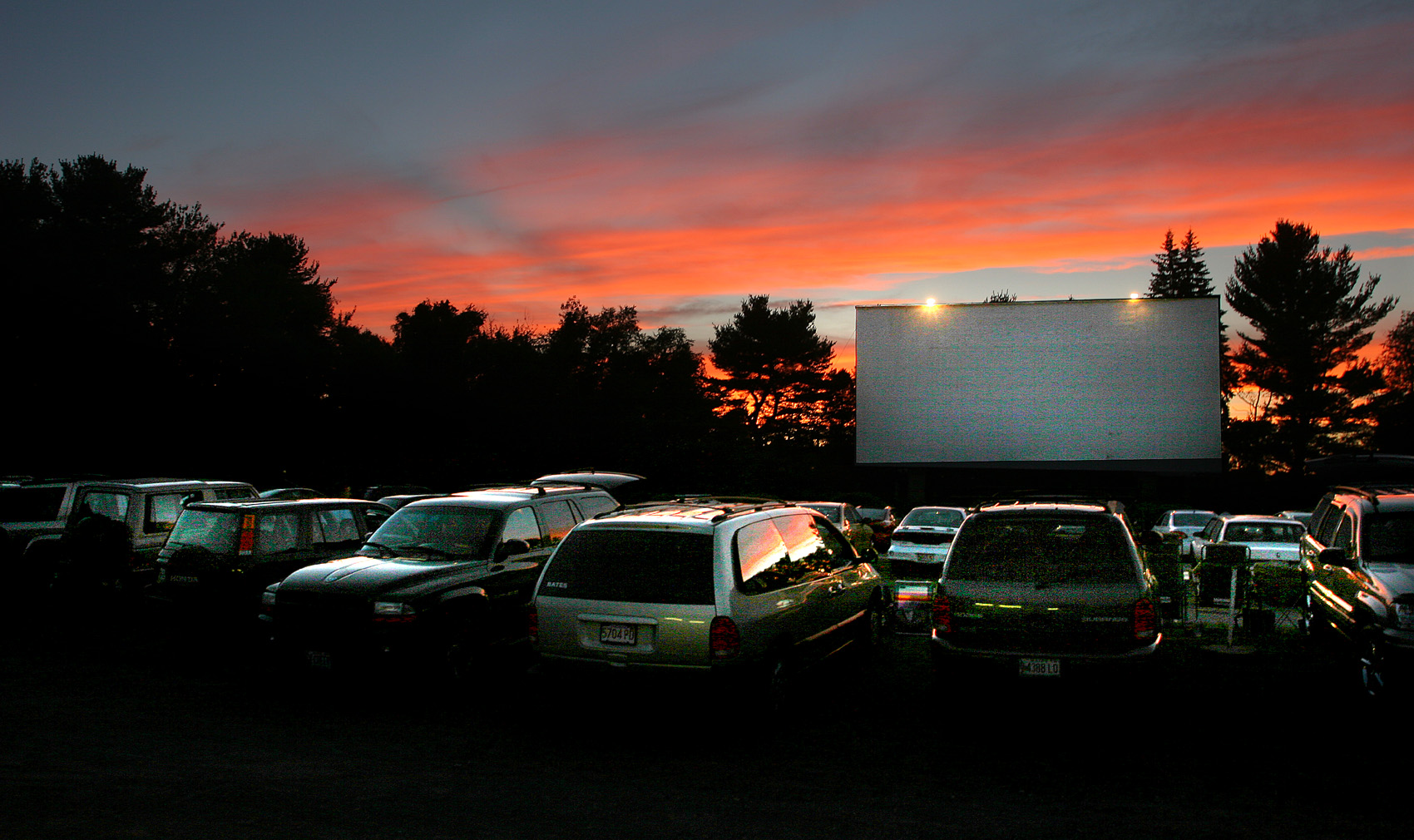 Mainers recall fond memories of Saco Drive-In as theater is demolished