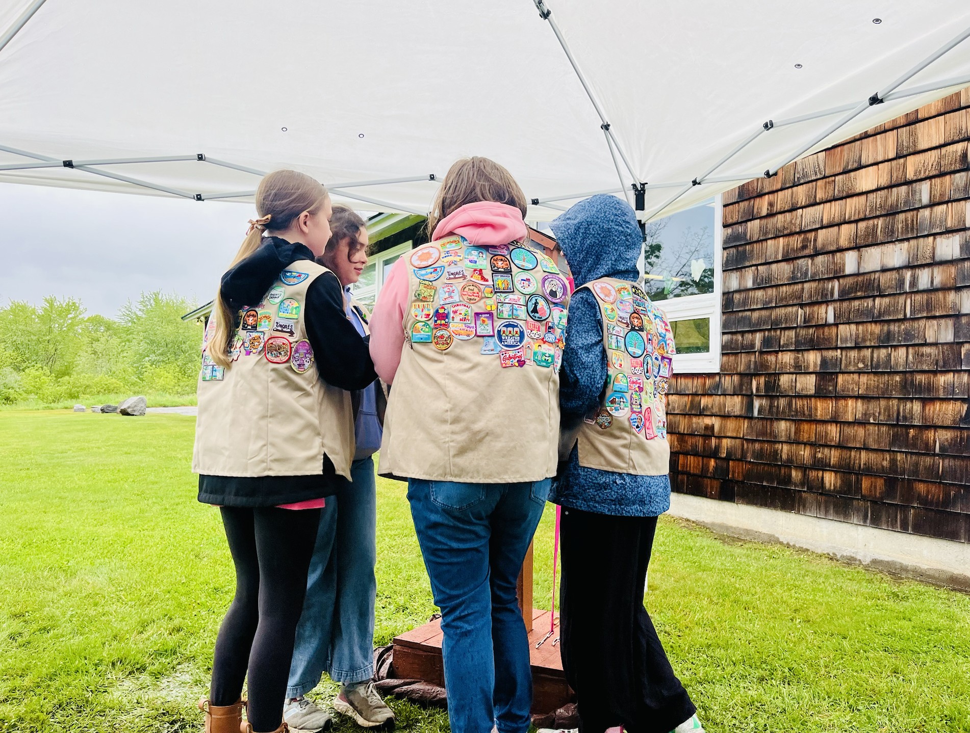 Biddeford Girl Scouts open Pet Paws Pantry to help local dogs