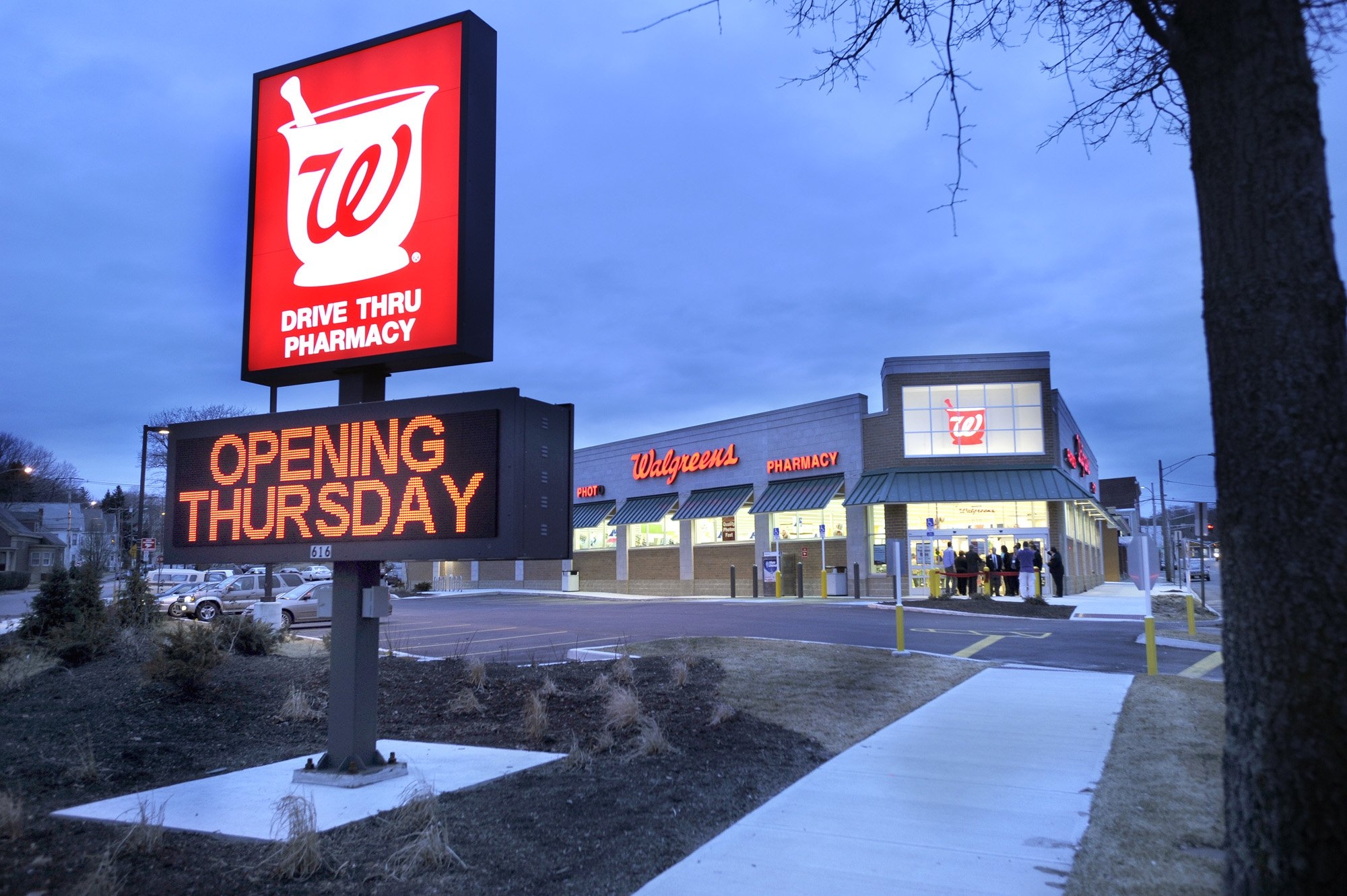 Walgreens to close 1,200 U.S. stores as chain attempts to steady operations